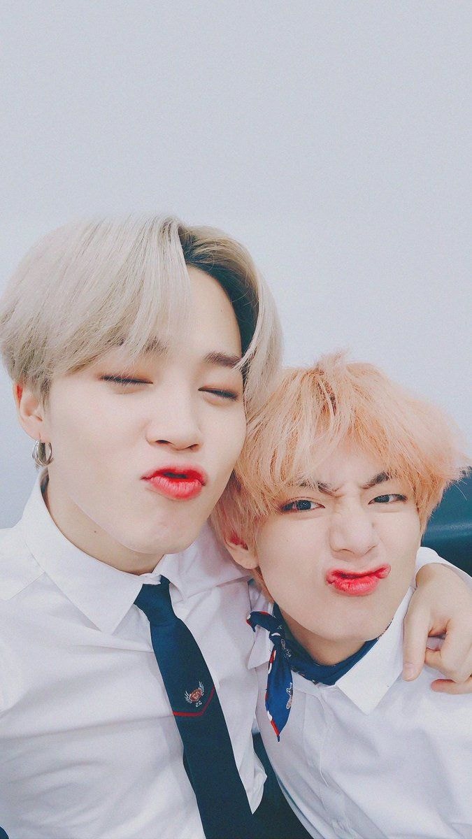 BTS Community Post - cute and fanny picture vmin hyung 😃😍🐻🐥