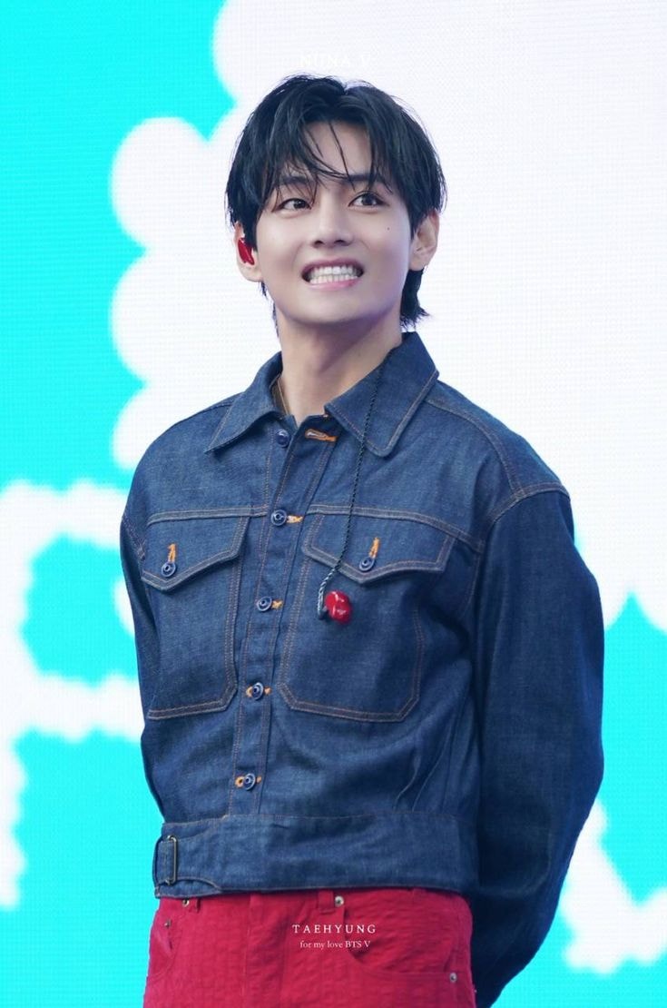 BTS Community Post - Tae's VICNIC fanmeet was truly unforgettable🥹🤭💕 ...