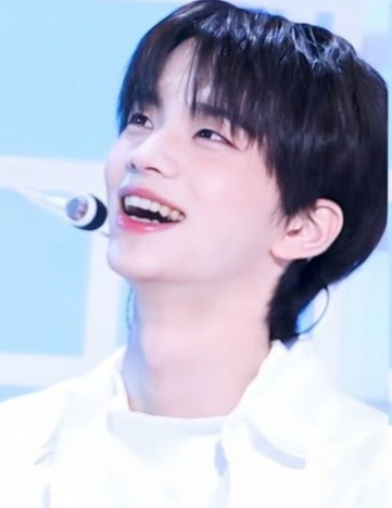 TWS Community Post - #to_Shinyu Love your smile💕💕