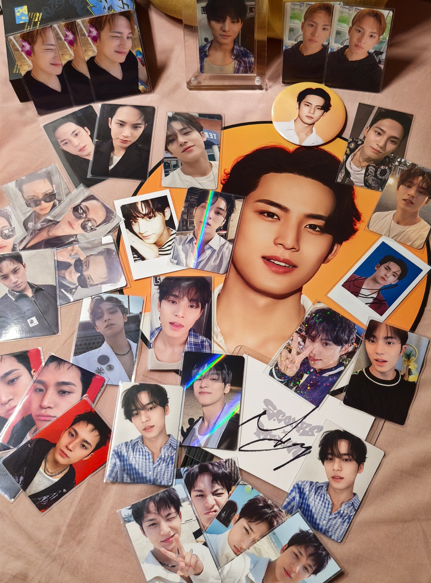 SEVENTEEN Community Post - Pepero Day 今天是个珉奎很有缘分的一天呢😊 第十三个点赞的宝宝😎