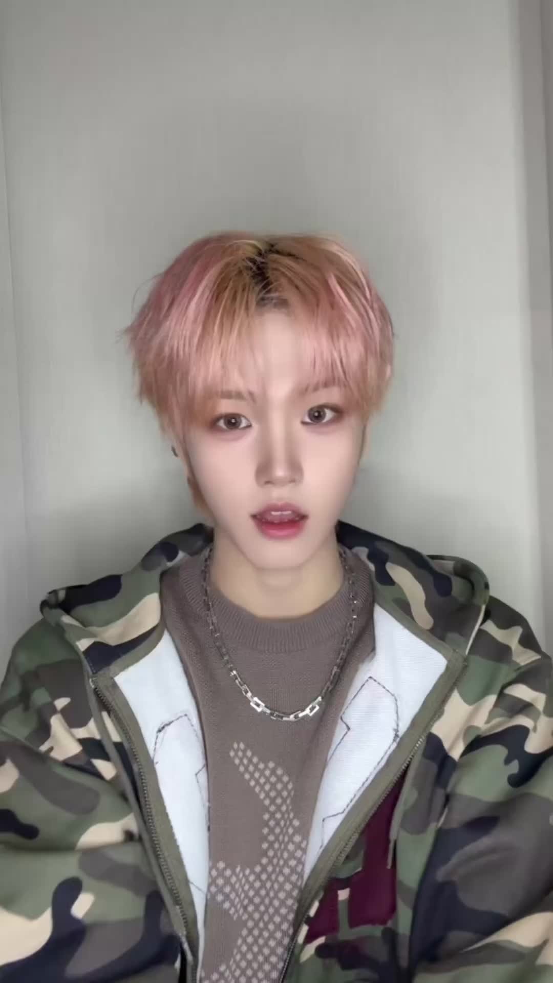 AHOF Community Post - 포하가 좋아하겠다!! 그치?🤔 - JUWON