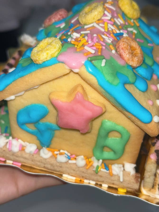 UNIS Community Post - ˖° merry unismas eve ~! ⋆.˚˖࿔ ft. BANGCA HOUSE 😎🎀 ...