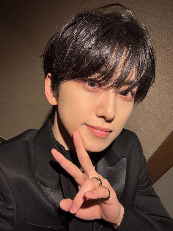 &TEAM社区帖子 - LUNÉ~!! 해피 홀리데이입니당!!🤍🖤 - FUMA