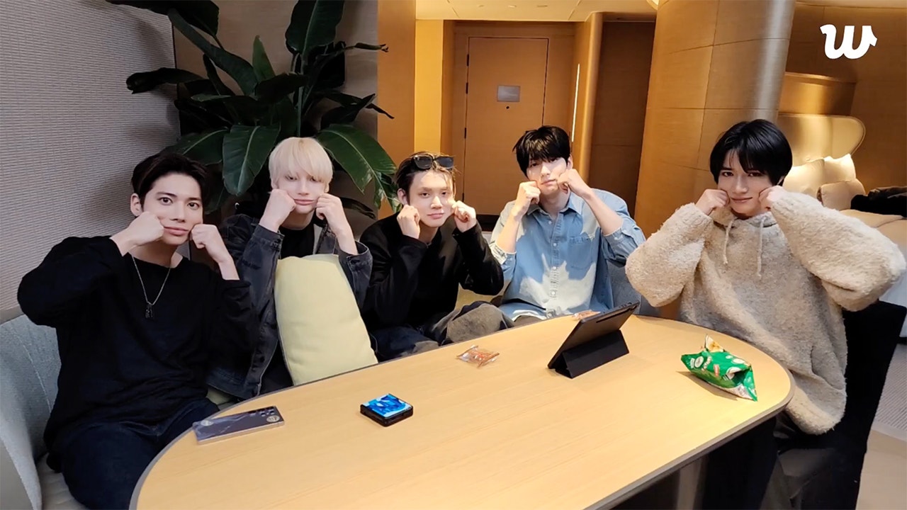 TOMORROW X TOGETHER Weverse LIVE