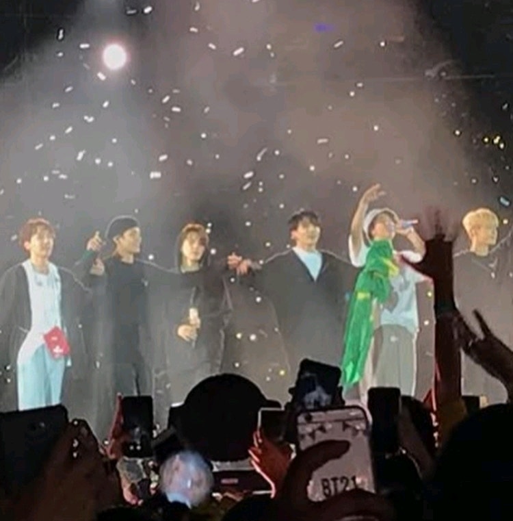 BTS Community Post - May God allow me to live this moment 🙏🏻💜🍀🥹