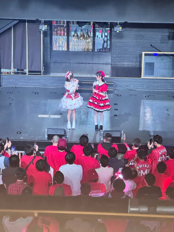 PEAK SPOT Community Post - 私服のかれこまあず💜🩷🩵 2枚目はかれんちゃんがくれたパンダ🐼 いつもかわいいお菓子を ...