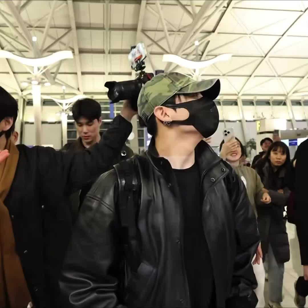 BTS Community Post - LESSSS GOOOOOO LESSS GOOOO LESSS GOOO I LOVE ...